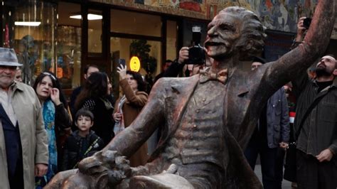 Երևանում բացվել է Երվանդ Մանարյանի արձանը Youtube