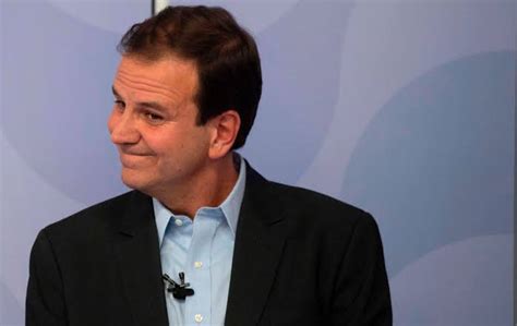 No Rio Paes Lidera Isolado 30 Crivella 12 E Martha 8 Diz