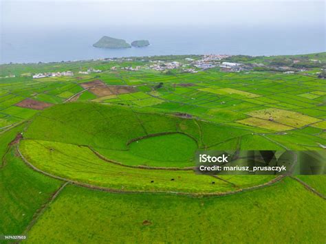 테르세이라 조감도 도나 조아나 화산 봉우리 포르투갈 대서양의 아조레스 제도 세라 도 쿠메 근처의 아름다운 녹색 테르세이라 섬