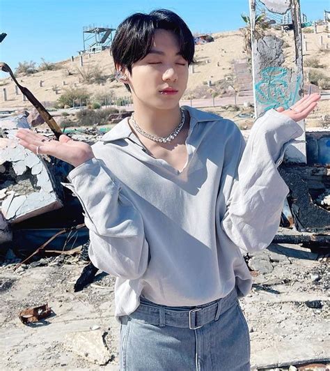 Jeon Jungkook Brazil 𝗝𝗞𝗗𝗔𝗬 on Twitter Fotos de equipo Foto jungkook Fotos de coreanos