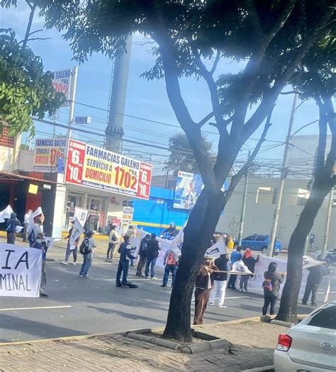 Víctor Bolaños on Twitter AHORA Paso bloqueado en la Avenida Petapa