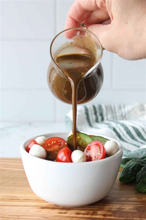 Basil Balsamic Vinaigrette 5 Minute Dressing The Balanced Nutritionist