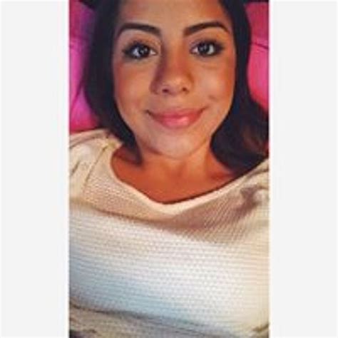 Stream Estefania Arellano Music Listen To Songs Albums Playlists