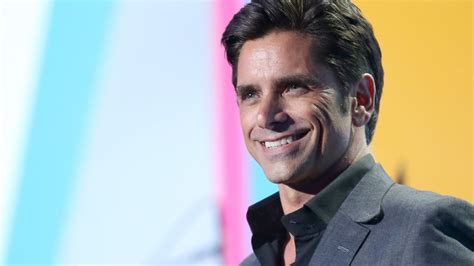 John Stamos Full House Star Zeigt Sich Nackt Unter Der Dusche