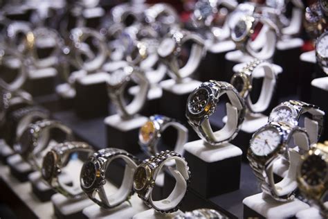 勞力士收購老店bucherer 殺入零售界 保護主義抬頭 名錶市場大洗牌 星島日報