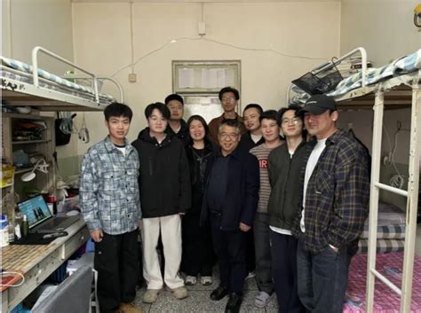 三进两联一交友资源与环境学院开展假期走访慰问活动