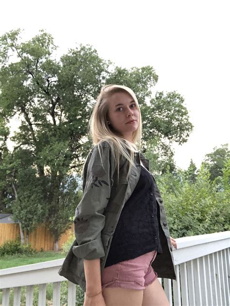 Pin By Whitney Stone On Modeling Portfolio Sorta Model Portfolio