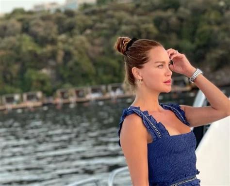 Ebru All Kimdir Nl Sunucu Ebru All Kimdir Ka Ya Nda Nereli