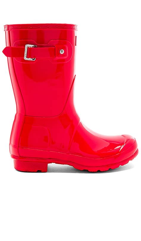 Hunter Original Short Gloss Boot In Bright Coral Revolve