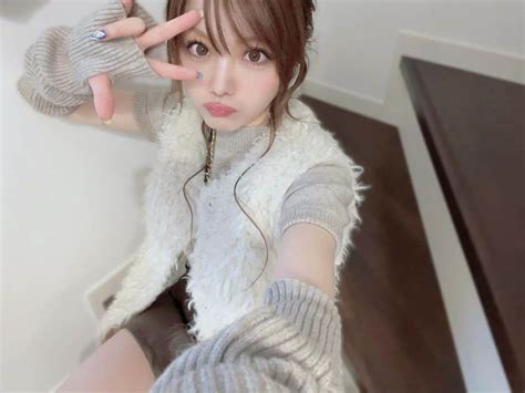 田中れいなさんのインスタグラム写真 田中れいなinstagram「 この服 すっごいかわいいよ🫶🏻 後で全身も載せます🤎🤍🤎 寒く