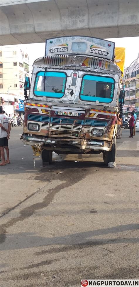 Woman Killed 6 Others Hurt As Truck Rams Pvt Travel Bus At Telephone
