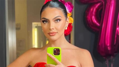 Valeria Cuevas Sube La Temperatura Con Top Y Minishort De Jean El