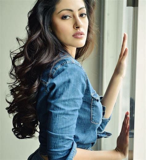 Jeniffer Piccinato Latest Hot Photo Stills