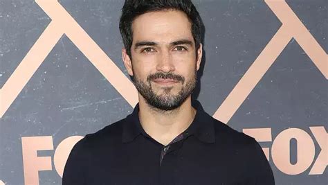 Alfonso Herrera Revela La Razón Por La Que No Fue Piloto Aviador