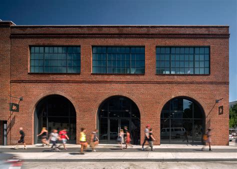 Apple Store Williamsburg By Bohlin Cywinski Jackson Uses Exposed Brick