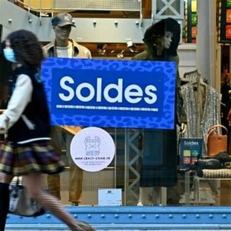 A La Recherche De Bons Plans Les Soldes Commencent Entre Inflation Et Concurrence Des Ventes