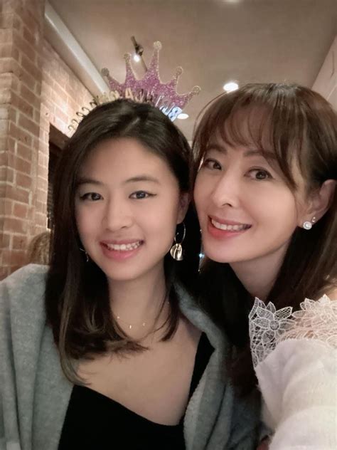 賈永婕20歲嫩照流出網嚇壞撞臉大女兒沒看過母女長那麼像的 娛樂星聞