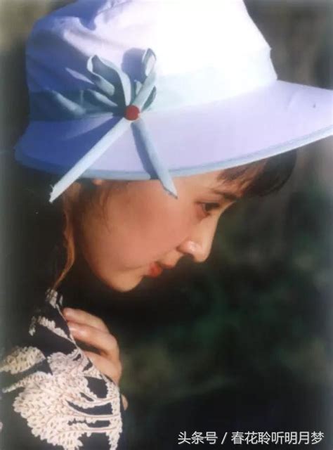87版林黛玉的絕美生活照，第二幅圖，人面桃花相映紅 每日頭條