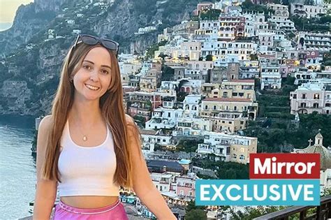 I Quit Being A Teacher After Life Changing Holiday Showed Me The Stress I Was Under Mirror