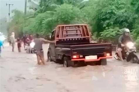 Banjir Rendam Puluhan Rumah Hingga Sekolah Di Sukabumi Koran Gala