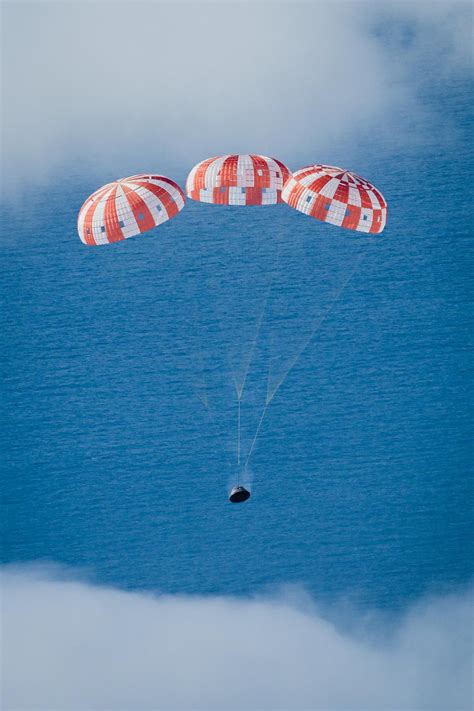 Nasas Orion Spacecraft For The Artemis I Mission Splashed Down R