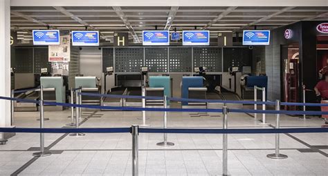 낭트 아 틀 란 티크 국제 공항 매표소 내부 전망 가방에 대한 스톡 사진 및 기타 이미지 가방 개념 개념과 주제 Istock