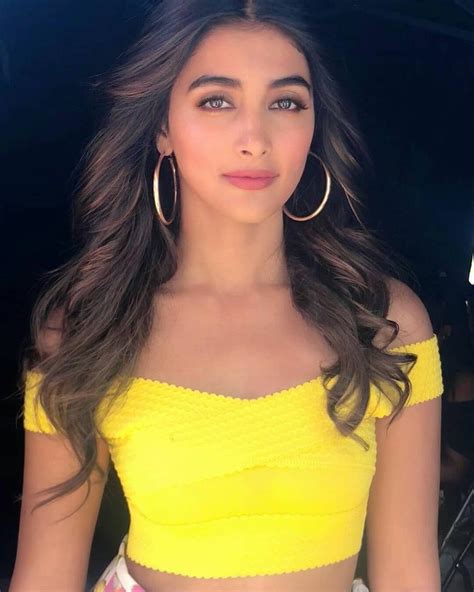 Pin De Gorgeous Celebritiesstyles En Pooja Hedge