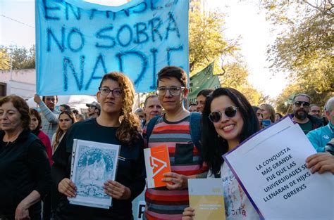 UTN MENDOZA MARCHA Y ABRAZO SIMBÓLICO LA UNIVERSIDAD SE HIZO PUEBLO