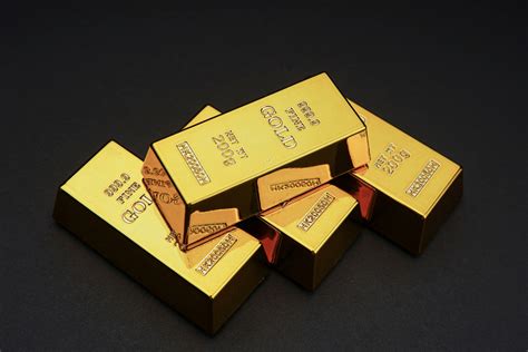 Gold Extends Gains Amid Decrease In Us Dollar And Yields