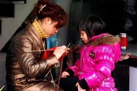 回忆小时候都穿过的一件衣服现在基本找不到了