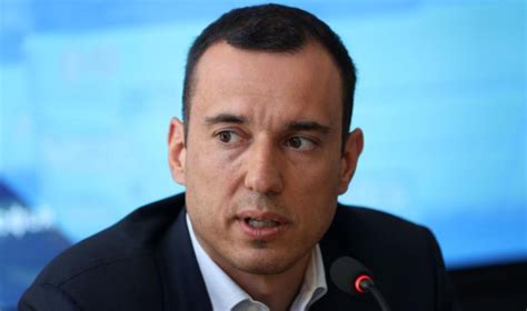 Възстановяват движението на спрените автобусни линии в София
