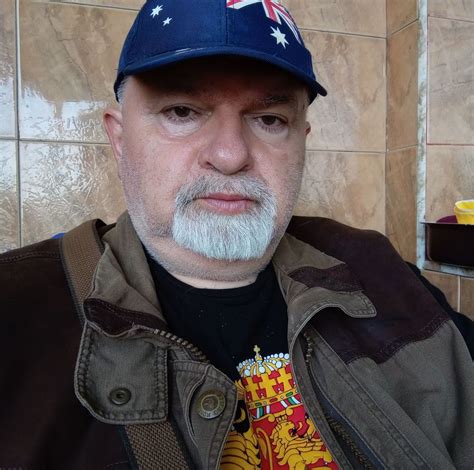 В Шумен аматьори ние кога си гледахме у Плевен лъвове по дворовете вие сте били у деЦката