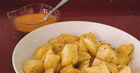 Patatas bravas con salsa casera Receta de Marina González Cookpad