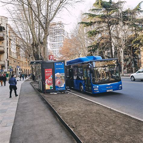 ვაკეში ავტობუსი ქვეითს დაეჯახა