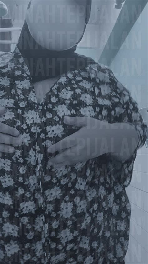 和yaya小姐洗澡 Xhamster