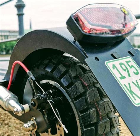 IO Hawk Exit Cross im Test Der Geländewagen unter den E Scootern WELT