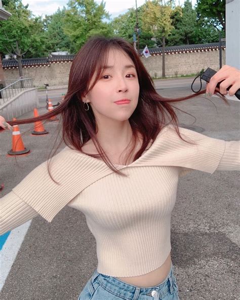 황희찬과 투샷 최아리 아나운서 기상캐스터 프로필 인스타그램 페이스북 링크 네이버 블로그