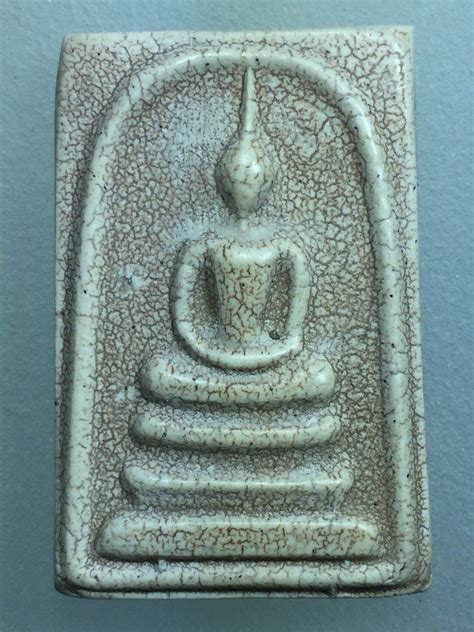 ปักพินโดย อภิรัฐ โยธาฤทธิ์ ใน พระพุทธเจ้า เหรียญ เครื่องราง พระพุทธเจ้า