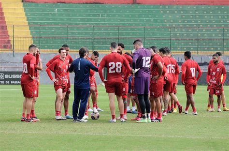 Lusa Treina No Canindé Palco Do Jogo Contra O Ec São Bernardo