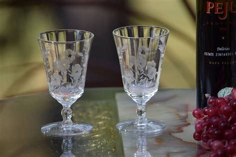 Vintage Etched Wine Glasses Set Of 4 Vintage Liquor Dessert Wine Cordials Elegant Etched