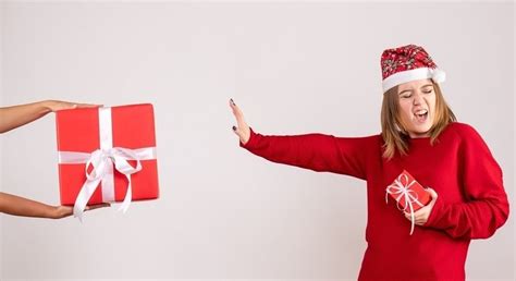 Saiba Quais Os Seus Direitos Se Precisar Trocar O Presente De Natal