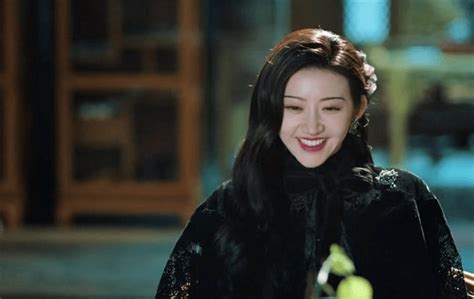 半妖司藤景甜配音不被剧迷接受 景甜为什么不用自己的声音 张彬彬