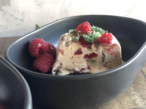 Raspberry And Peppermint Crisp Ice Cream Cake Stay At Home Mum