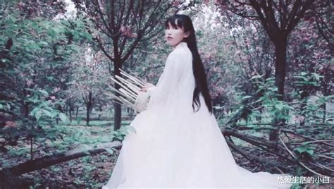 「網紅一姐」李子柒，「造假」風波，網友：能挖出陳年的土豆？ 每日頭條