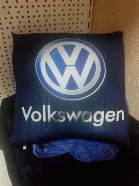 Подушечка с логотипом Фольксваген. — Volkswagen Polo Hatchback Mk4F, 1 ...