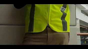 Bulto De Guardia En Publico No Es Cruising Bulge Volume Seguran A Xvideos Com