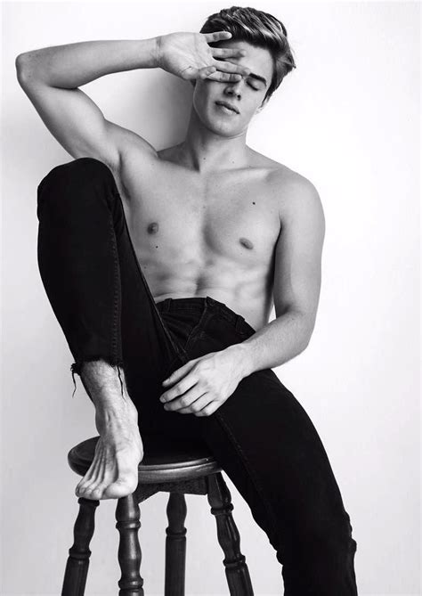 Alejandro Quesada R Ladyboners