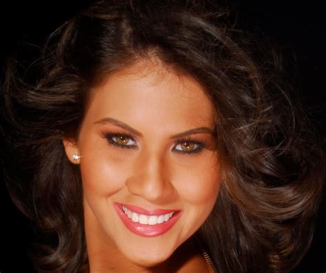 The Voice Of A Seagull 海鸥之声 Miss Aruba Universe 2012 Liza Helder