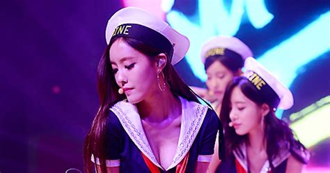 [포토엔]티아라 효민 볼륨몸매 노출한 아찔한 의상