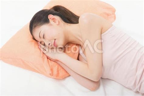 寝ている女性5 No 273018｜写真素材なら「写真ac」無料（フリー）ダウンロードok